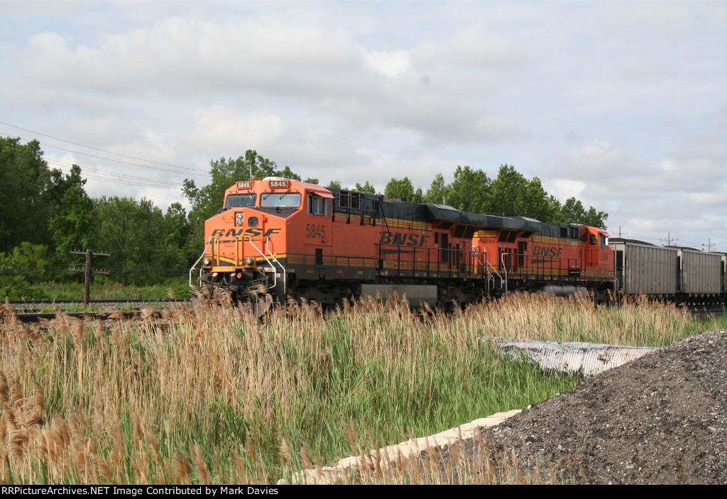 BNSF 5845